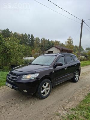 Violet Hyundai Santa Fe 2007 in Riga, with an engine capacity of 2.20 L and mileage of 352 thousand km for 2700 €, photo 4 on AUTOMOTO.COM.LV
