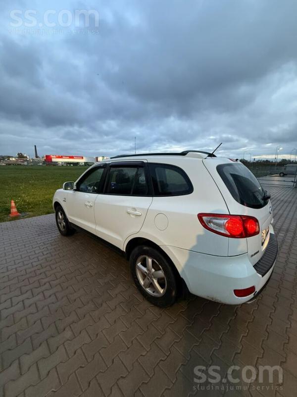 Balts Hyundai Santa Fe 2006 Jēkabpils, ar dzinēja tilpumu 2.20 L un nobraukumu 267 tūkst. km par 2500 €, foto 7 vietnē AUTOMOTO.COM.LV