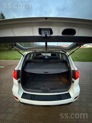 White Hyundai Santa Fe 2006 in Jekabpils, with an engine capacity of 2.20 L and mileage of 267 thousand km for 2500 €, photo 10 on AUTOMOTO.COM.LV