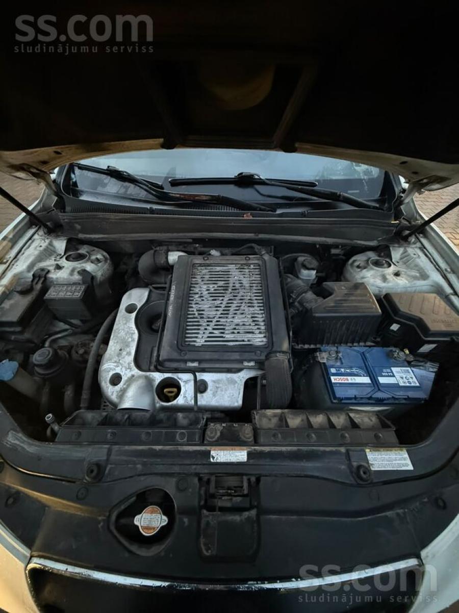 White Hyundai Santa Fe 2006 in Jekabpils, with an engine capacity of 2.20 L and mileage of 267 thousand km for 2500 €, photo 12 on AUTOMOTO.COM.LV