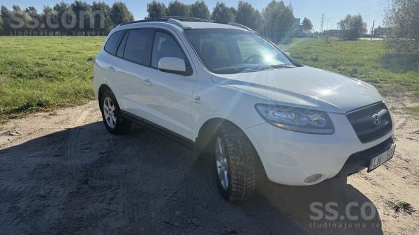Balts Hyundai Santa Fe 2007 Liepāja, ar dzinēja tilpumu 2.20 L un nobraukumu 267 tūkst. km par 3800 €, foto 3 vietnē AUTOMOTO.COM.LV