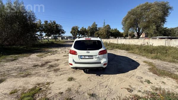 Balts Hyundai Santa Fe 2007 Liepāja, ar dzinēja tilpumu 2.20 L un nobraukumu 267 tūkst. km par 3800 €, foto 5 vietnē AUTOMOTO.COM.LV