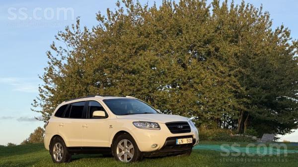 Balts Hyundai Santa Fe 2007 Liepāja, ar dzinēja tilpumu 2.20 L un nobraukumu 267 tūkst. km par 3600 €, foto 5 vietnē AUTOMOTO.COM.LV