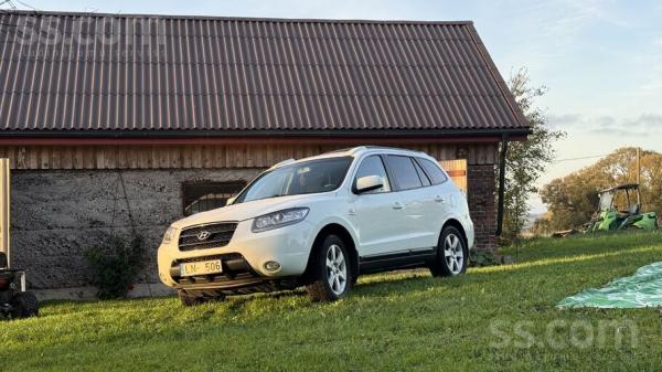 Balts Hyundai Santa Fe 2007 Liepāja, ar dzinēja tilpumu 2.20 L un nobraukumu 267 tūkst. km par 3600 €, foto 6 vietnē AUTOMOTO.COM.LV