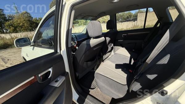 Balts Hyundai Santa Fe 2007 Liepāja, ar dzinēja tilpumu 2.20 L un nobraukumu 267 tūkst. km par 3600 €, foto 9 vietnē AUTOMOTO.COM.LV