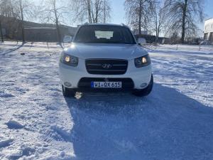 White Hyundai Santa Fe 2008 in Marijampole, with an engine capacity of 2.20 L and mileage of 275 thousand km for 4200 €, photo 2 on AUTOMOTO.COM.LV