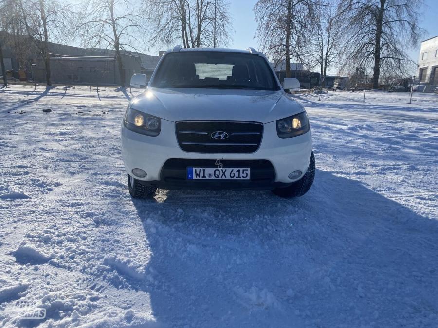 White Hyundai Santa Fe 2008 in Marijampole, with an engine capacity of 2.20 L and mileage of 275 thousand km for 4200 €, photo 2 on AUTOMOTO.COM.LV