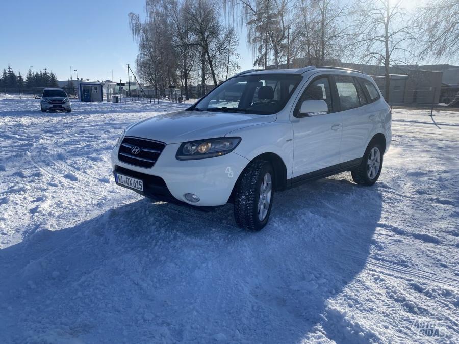White Hyundai Santa Fe 2008 in Marijampole, with an engine capacity of 2.20 L and mileage of 275 thousand km for 4200 €, photo 3 on AUTOMOTO.COM.LV