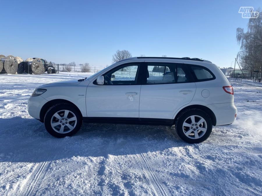 White Hyundai Santa Fe 2008 in Marijampole, with an engine capacity of 2.20 L and mileage of 275 thousand km for 4200 €, photo 4 on AUTOMOTO.COM.LV