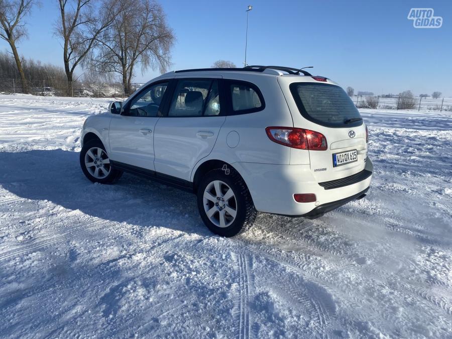 White Hyundai Santa Fe 2008 in Marijampole, with an engine capacity of 2.20 L and mileage of 275 thousand km for 4200 €, photo 5 on AUTOMOTO.COM.LV