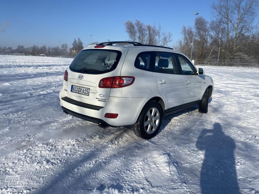 White Hyundai Santa Fe 2008 in Marijampole, with an engine capacity of 2.20 L and mileage of 275 thousand km for 4200 €, photo 7 on AUTOMOTO.COM.LV