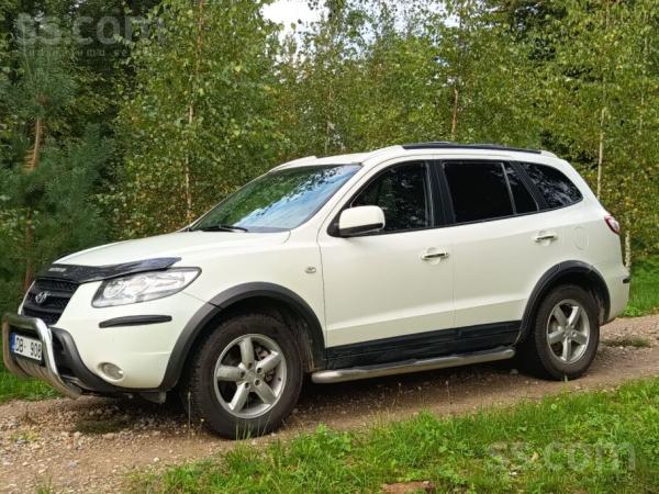 Balts Hyundai Santa Fe 2008 Ogre, ar dzinēja tilpumu 2.20 L un nobraukumu 180 tūkst. km par 4200 €, foto 1 vietnē AUTOMOTO.COM.LV