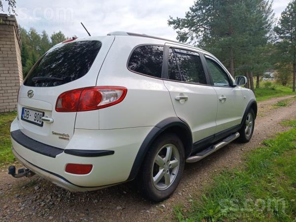 Balts Hyundai Santa Fe 2008 Ogre, ar dzinēja tilpumu 2.20 L un nobraukumu 180 tūkst. km par 4200 €, foto 4 vietnē AUTOMOTO.COM.LV