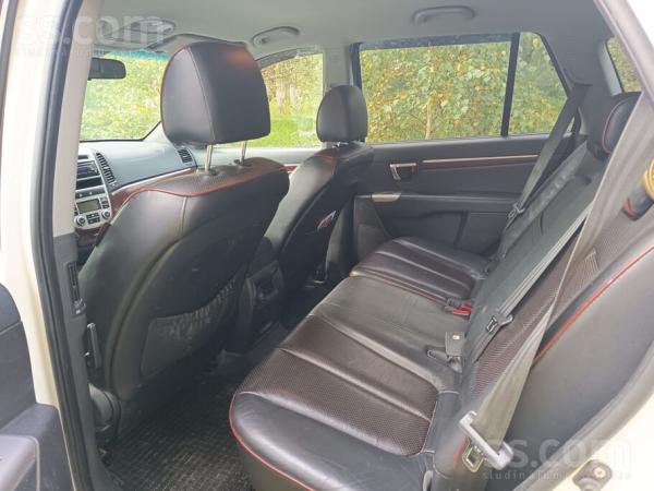 Balts Hyundai Santa Fe 2008 Ogre, ar dzinēja tilpumu 2.20 L un nobraukumu 180 tūkst. km par 4200 €, foto 7 vietnē AUTOMOTO.COM.LV