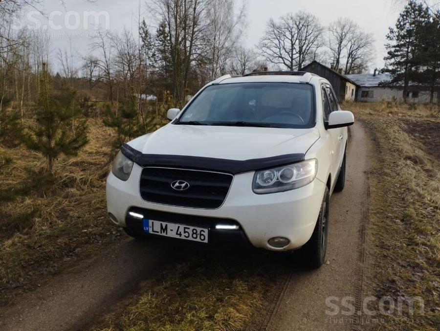 Balts Hyundai Santa Fe 2009 Ogre, ar dzinēja tilpumu 2.20 L un nobraukumu 343 tūkst. km par 3450 €, foto 2 vietnē AUTOMOTO.COM.LV