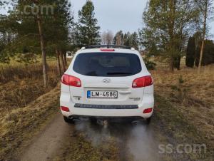 Balts Hyundai Santa Fe 2009 Ogre, ar dzinēja tilpumu 2.20 L un nobraukumu 343 tūkst. km par 3450 €, foto 8 vietnē AUTOMOTO.COM.LV
