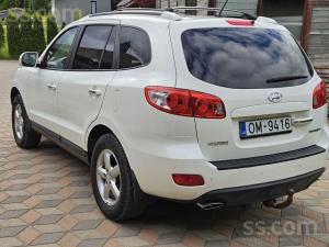 Balts Hyundai Santa Fe 2009 Talsi, ar dzinēja tilpumu 2.20 L un nobraukumu 204 tūkst. km par 5899 €, foto 4 vietnē AUTOMOTO.COM.LV