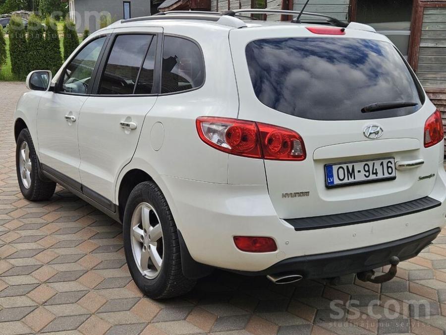 Balts Hyundai Santa Fe 2009 Talsi, ar dzinēja tilpumu 2.20 L un nobraukumu 204 tūkst. km par 5899 €, foto 4 vietnē AUTOMOTO.COM.LV