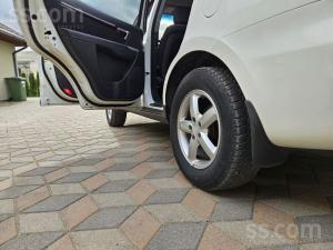 Balts Hyundai Santa Fe 2009 Talsi, ar dzinēja tilpumu 2.20 L un nobraukumu 204 tūkst. km par 5899 €, foto 8 vietnē AUTOMOTO.COM.LV