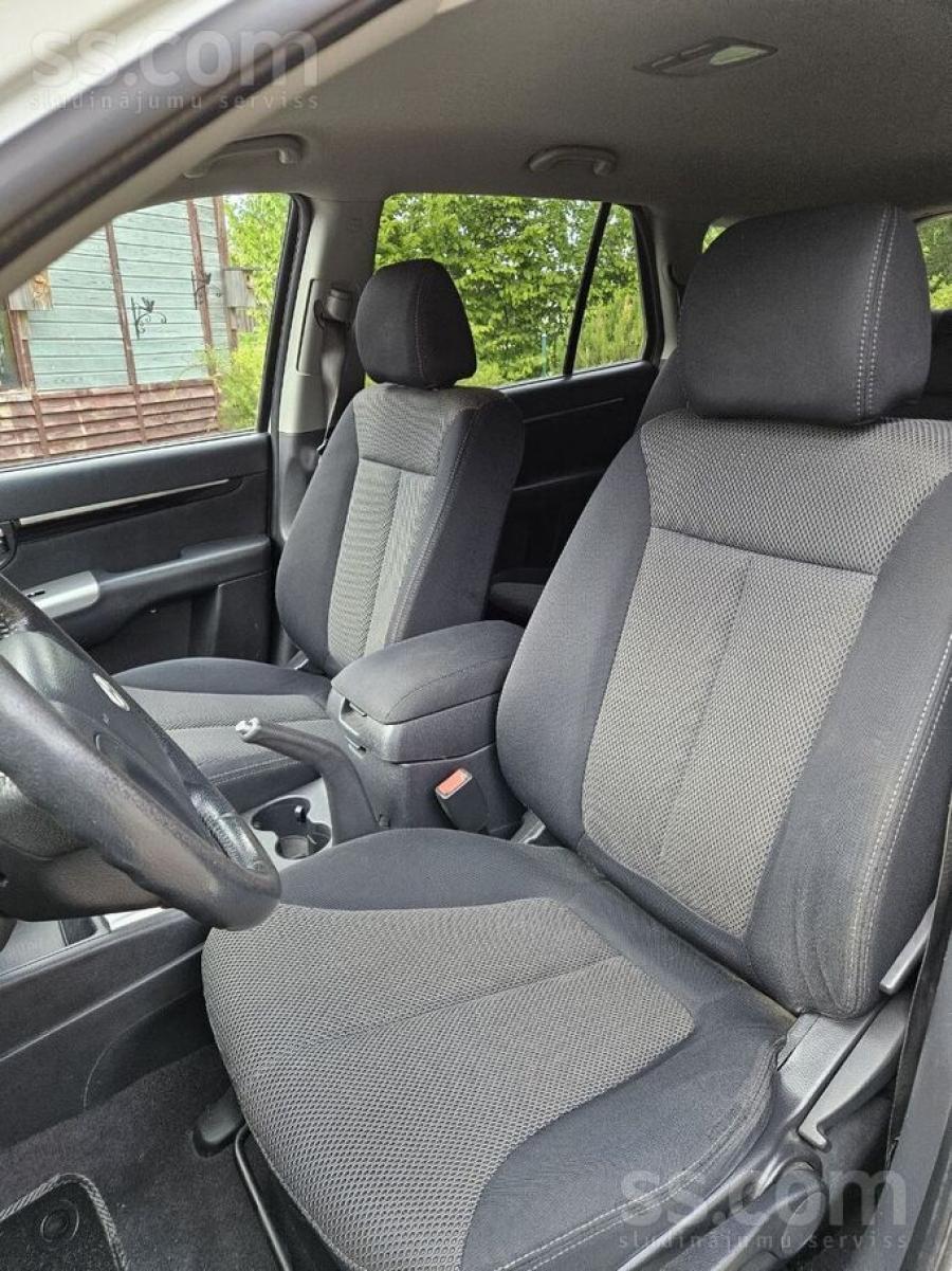 Balts Hyundai Santa Fe 2009 Talsi, ar dzinēja tilpumu 2.20 L un nobraukumu 204 tūkst. km par 5899 €, foto 14 vietnē AUTOMOTO.COM.LV