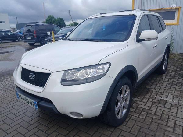 Balts Hyundai Santa Fe 2009 Tauragė, ar dzinēja tilpumu 2.19 L un nobraukumu 220 tūkst. km par 2600 €, foto 2 vietnē AUTOMOTO.COM.LV