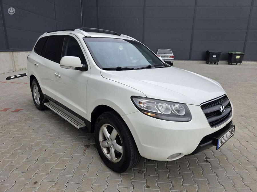 White Hyundai Santa Fe 2009 in Siauliai, with an engine capacity of 2.20 L and mileage of 340 thousand km for 2750 €, photo 6 on AUTOMOTO.COM.LV
