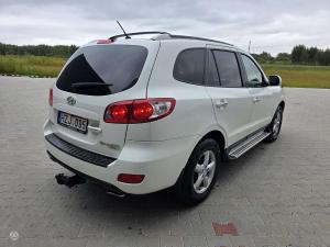 White Hyundai Santa Fe 2009 in Siauliai, with an engine capacity of 2.20 L and mileage of 340 thousand km for 2750 €, photo 7 on AUTOMOTO.COM.LV