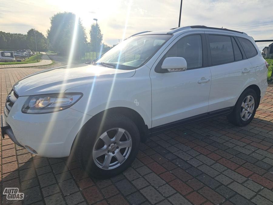 White Hyundai Santa Fe 2009 in Silute, with an engine capacity of 2.20 L and mileage of 238 thousand km for 3850 €, photo 3 on AUTOMOTO.COM.LV