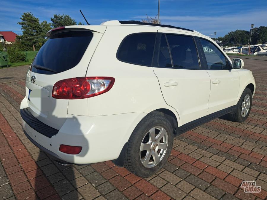 White Hyundai Santa Fe 2009 in Silute, with an engine capacity of 2.20 L and mileage of 238 thousand km for 3850 €, photo 9 on AUTOMOTO.COM.LV
