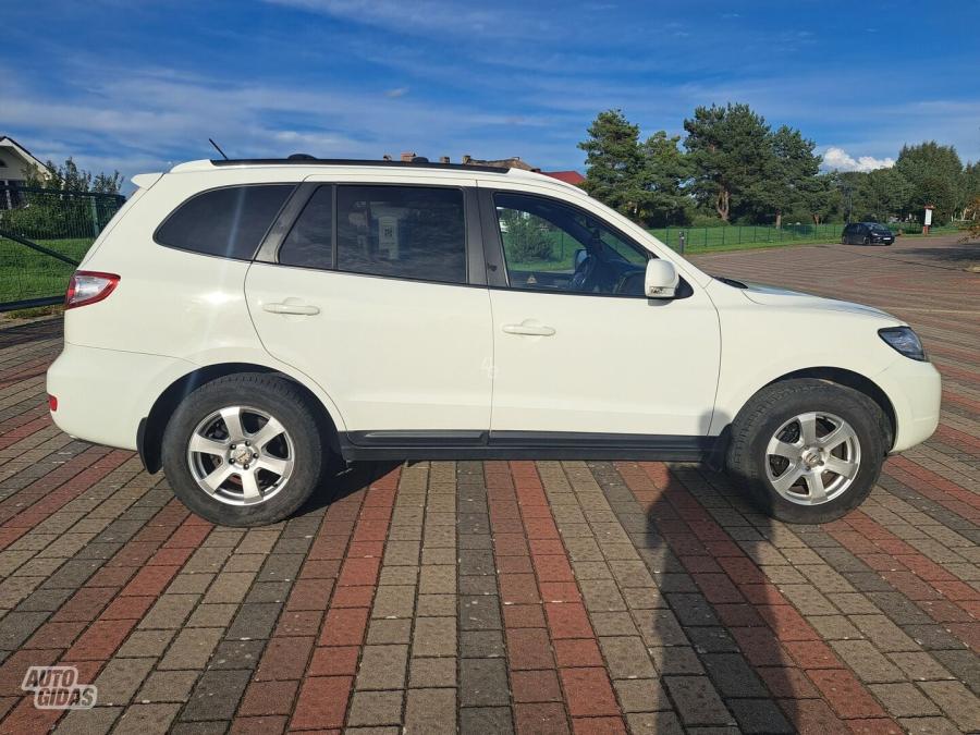White Hyundai Santa Fe 2009 in Silute, with an engine capacity of 2.20 L and mileage of 238 thousand km for 3850 €, photo 10 on AUTOMOTO.COM.LV