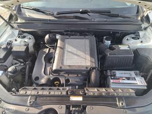 White Hyundai Santa Fe 2009 in Silute, with an engine capacity of 2.20 L and mileage of 238 thousand km for 3850 €, photo 27 on AUTOMOTO.COM.LV