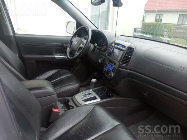 Balts Hyundai Santa Fe 2010 Alūksne, ar dzinēja tilpumu 2.20 L un nobraukumu 255 tūkst. km par 5270 €, foto 6 vietnē AUTOMOTO.COM.LV