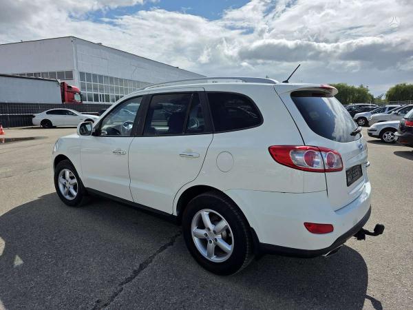 Balts Hyundai Santa Fe 2010 Marijampole, ar dzinēja tilpumu 2.20 L un nobraukumu 271 tūkst. km par 3990 €, foto 5 vietnē AUTOMOTO.COM.LV