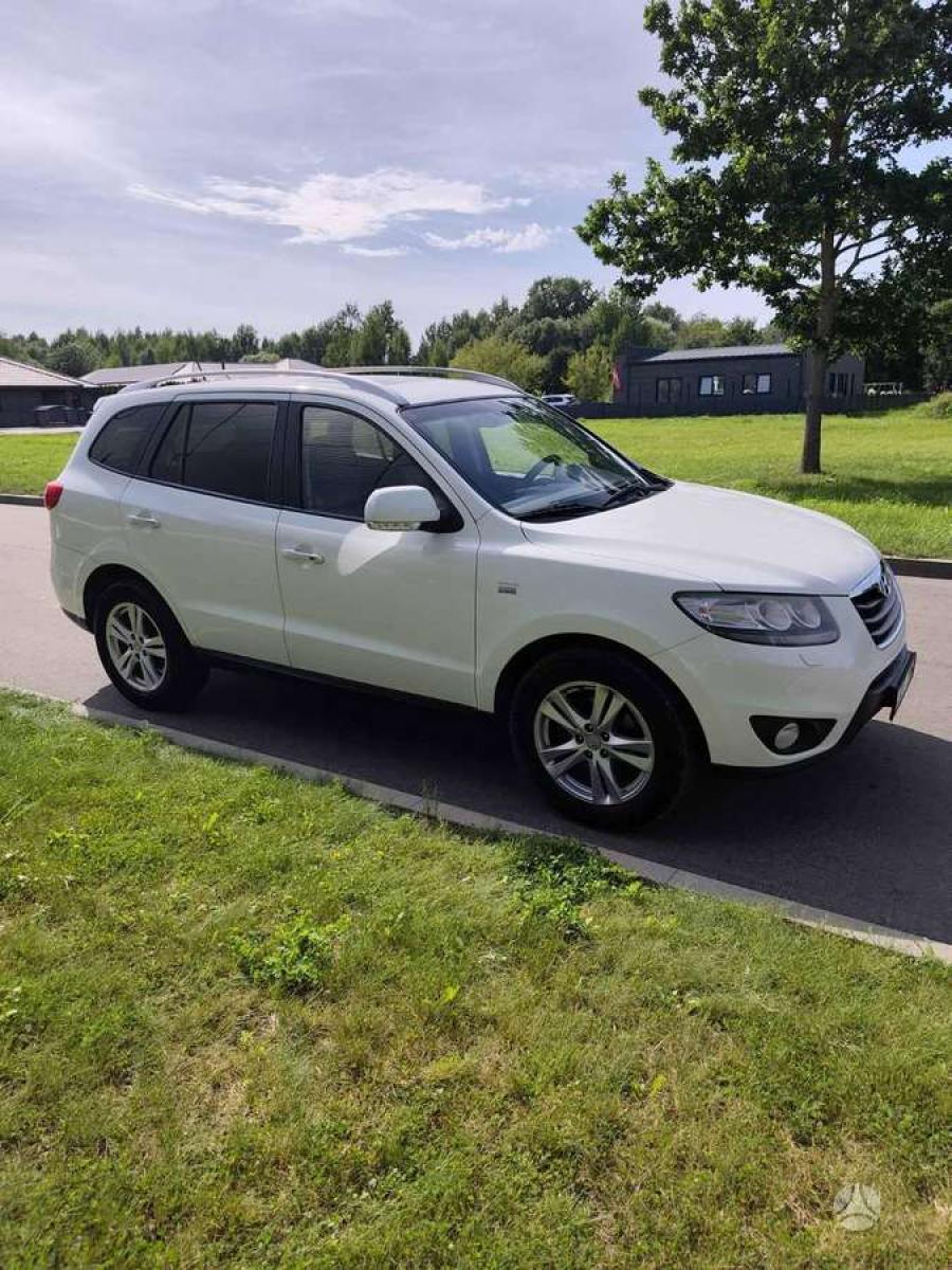 Balts Hyundai Santa Fe 2010 Šauļi, ar dzinēja tilpumu 2.20 L un nobraukumu 246 tūkst. km par 4100 €, foto 6 vietnē AUTOMOTO.COM.LV