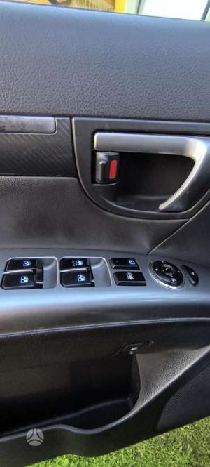 Balts Hyundai Santa Fe 2010 Šauļi, ar dzinēja tilpumu 2.20 L un nobraukumu 246 tūkst. km par 4100 €, foto 11 vietnē AUTOMOTO.COM.LV
