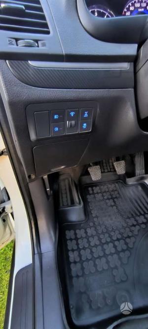 Balts Hyundai Santa Fe 2010 Šauļi, ar dzinēja tilpumu 2.20 L un nobraukumu 246 tūkst. km par 4100 €, foto 12 vietnē AUTOMOTO.COM.LV