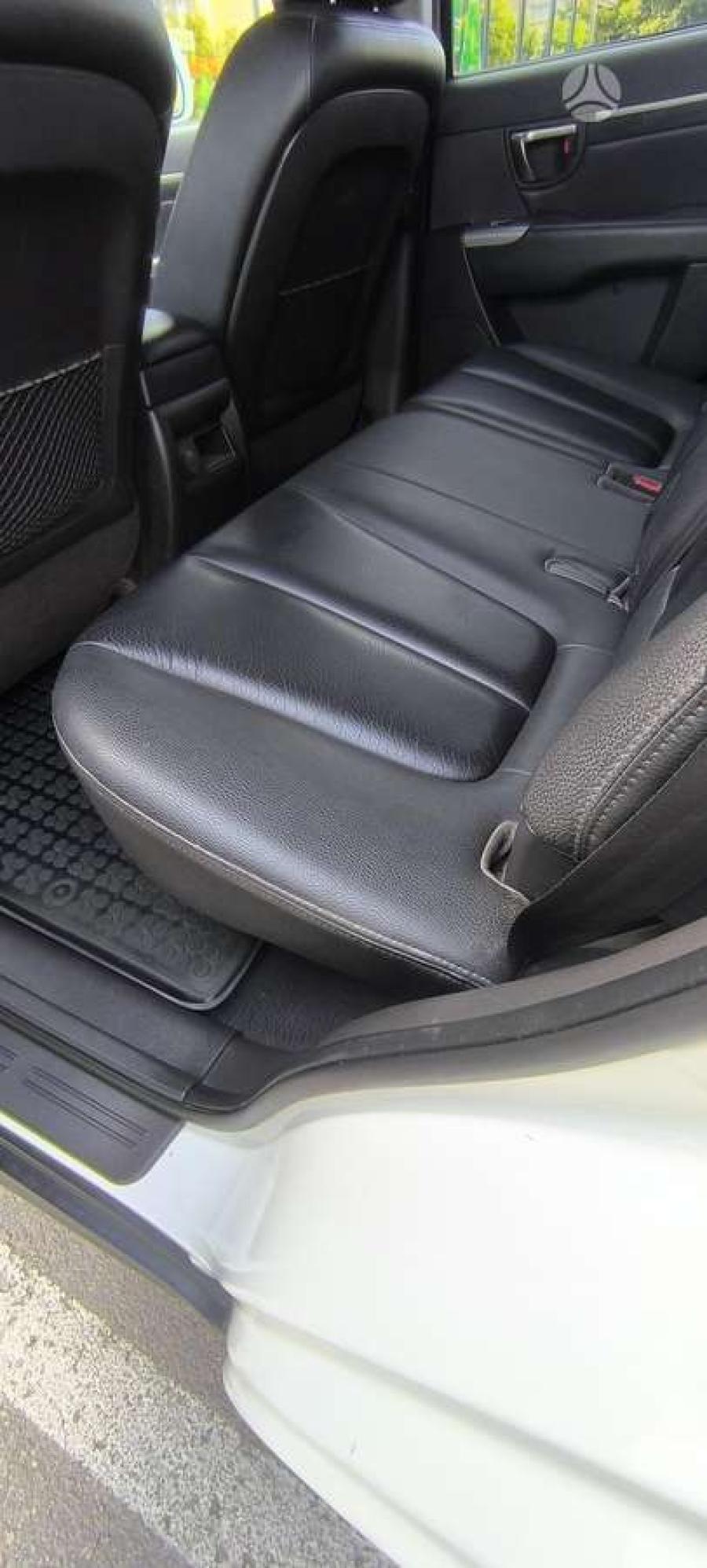 Balts Hyundai Santa Fe 2010 Šauļi, ar dzinēja tilpumu 2.20 L un nobraukumu 246 tūkst. km par 4100 €, foto 17 vietnē AUTOMOTO.COM.LV