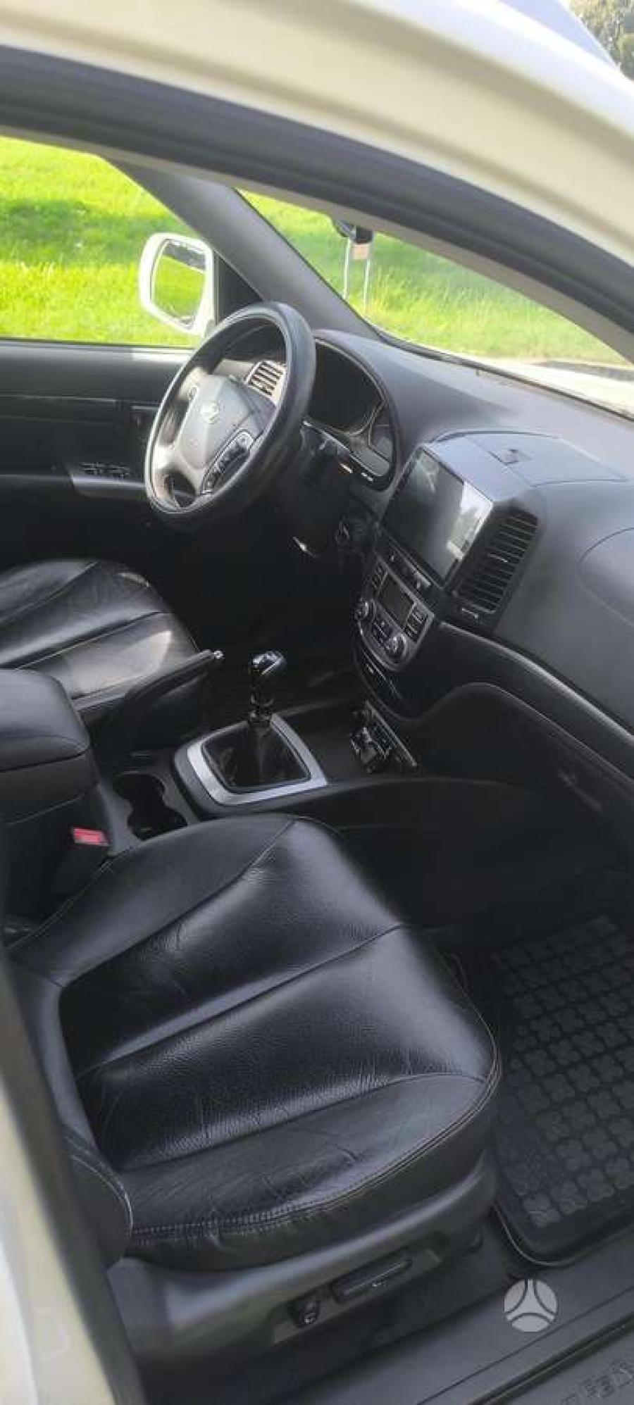 Balts Hyundai Santa Fe 2010 Šauļi, ar dzinēja tilpumu 2.20 L un nobraukumu 246 tūkst. km par 4100 €, foto 18 vietnē AUTOMOTO.COM.LV