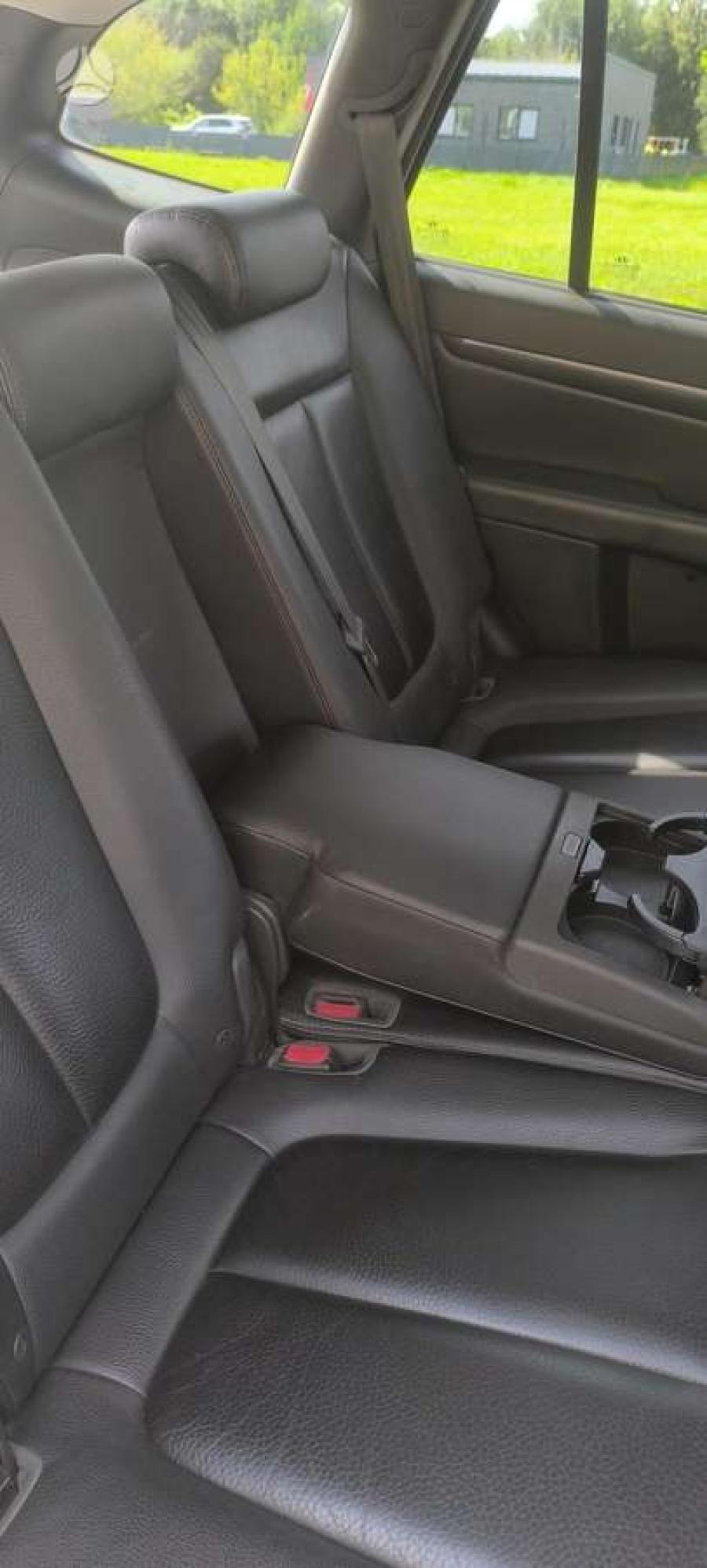 Balts Hyundai Santa Fe 2010 Šauļi, ar dzinēja tilpumu 2.20 L un nobraukumu 246 tūkst. km par 4100 €, foto 21 vietnē AUTOMOTO.COM.LV