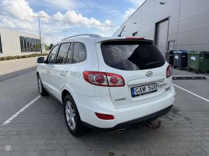 White Hyundai Santa Fe 2010 in Vilnius, with an engine capacity of 2.20 L and mileage of 162 thousand km for 4950 €, photo 7 on AUTOMOTO.COM.LV