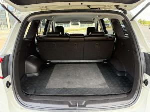 White Hyundai Santa Fe 2010 in Vilnius, with an engine capacity of 2.20 L and mileage of 162 thousand km for 4950 €, photo 10 on AUTOMOTO.COM.LV
