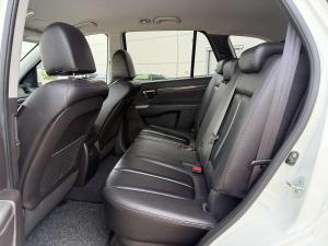 White Hyundai Santa Fe 2010 in Vilnius, with an engine capacity of 2.20 L and mileage of 162 thousand km for 4950 €, photo 15 on AUTOMOTO.COM.LV