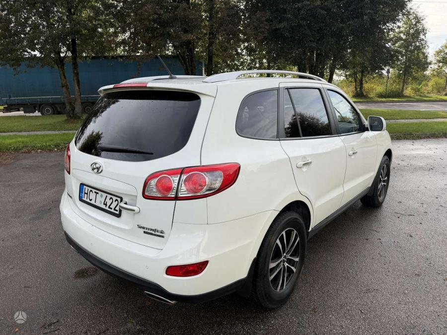 Balts Hyundai Santa Fe 2010 Viļņa, ar dzinēja tilpumu 2.20 L un nobraukumu 125 tūkst. km par 5650 €, foto 7 vietnē AUTOMOTO.COM.LV
