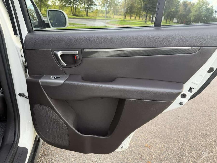 Balts Hyundai Santa Fe 2010 Viļņa, ar dzinēja tilpumu 2.20 L un nobraukumu 125 tūkst. km par 5650 €, foto 19 vietnē AUTOMOTO.COM.LV