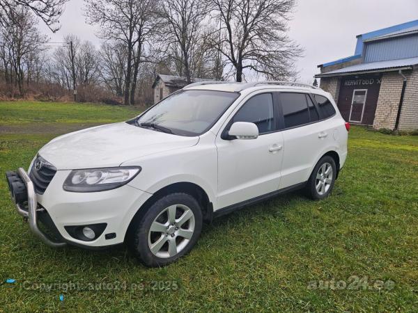 Balts Hyundai Santa Fe 2011 Tallina, ar dzinēja tilpumu 2.20 L un nobraukumu 360 tūkst. km par 4500 €, foto 1 vietnē AUTOMOTO.COM.LV