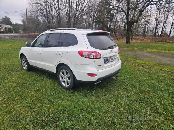 Balts Hyundai Santa Fe 2011 Tallina, ar dzinēja tilpumu 2.20 L un nobraukumu 360 tūkst. km par 4500 €, foto 3 vietnē AUTOMOTO.COM.LV