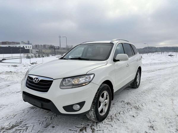 White Hyundai Santa Fe 2011 in Vilnius, with an engine capacity of 2.20 L and mileage of 255 thousand km for 5500 €, photo 3 on AUTOMOTO.COM.LV