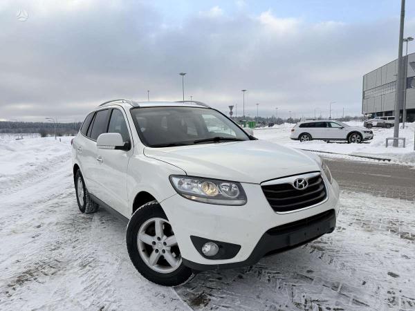 White Hyundai Santa Fe 2011 in Vilnius, with an engine capacity of 2.20 L and mileage of 255 thousand km for 5500 €, photo 6 on AUTOMOTO.COM.LV