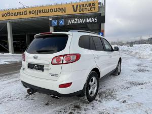 White Hyundai Santa Fe 2011 in Vilnius, with an engine capacity of 2.20 L and mileage of 255 thousand km for 5500 €, photo 7 on AUTOMOTO.COM.LV