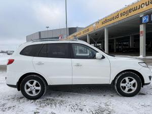 White Hyundai Santa Fe 2011 in Vilnius, with an engine capacity of 2.20 L and mileage of 255 thousand km for 5500 €, photo 18 on AUTOMOTO.COM.LV